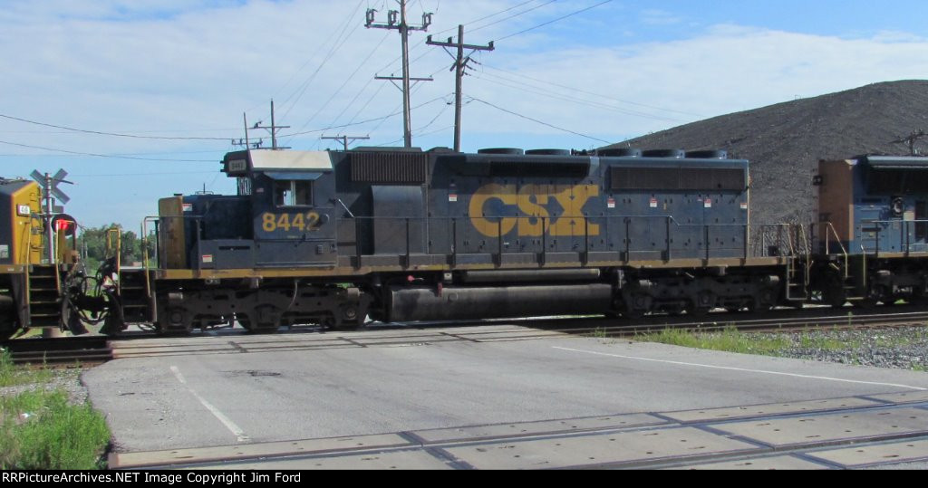 CSXT 8442